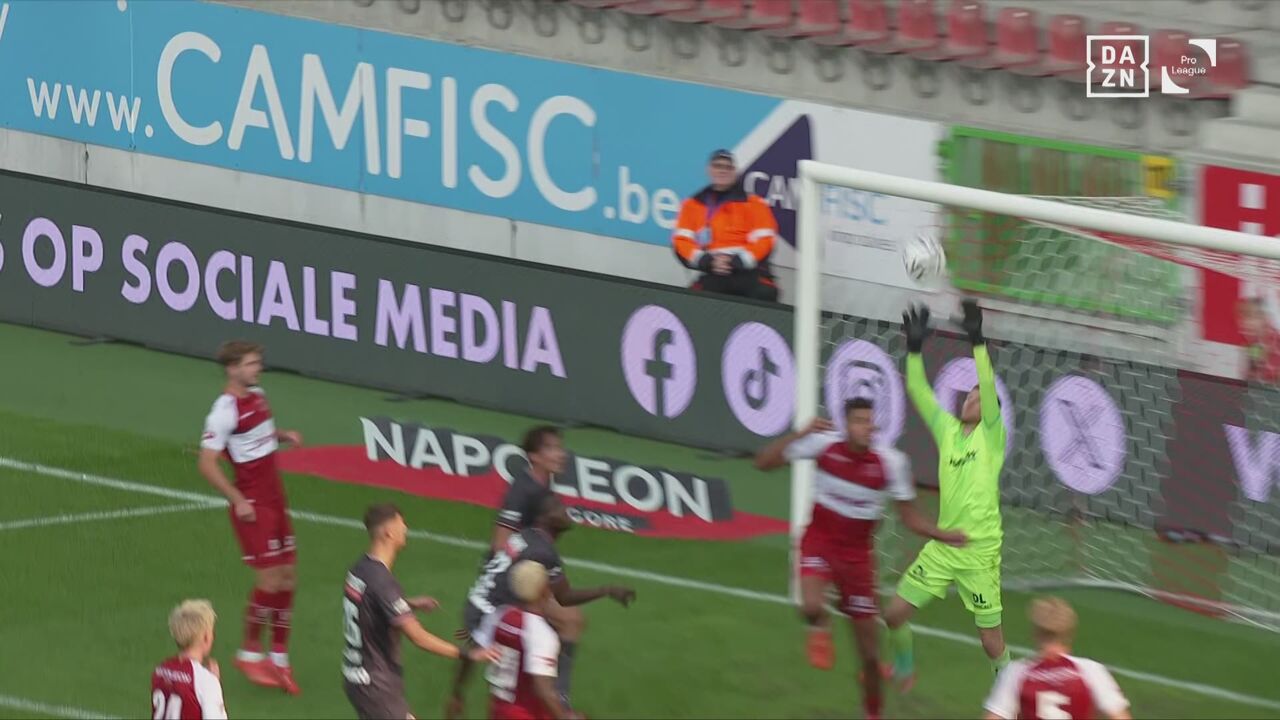 Thomas Claes is even groggy na elleboogje | sporza