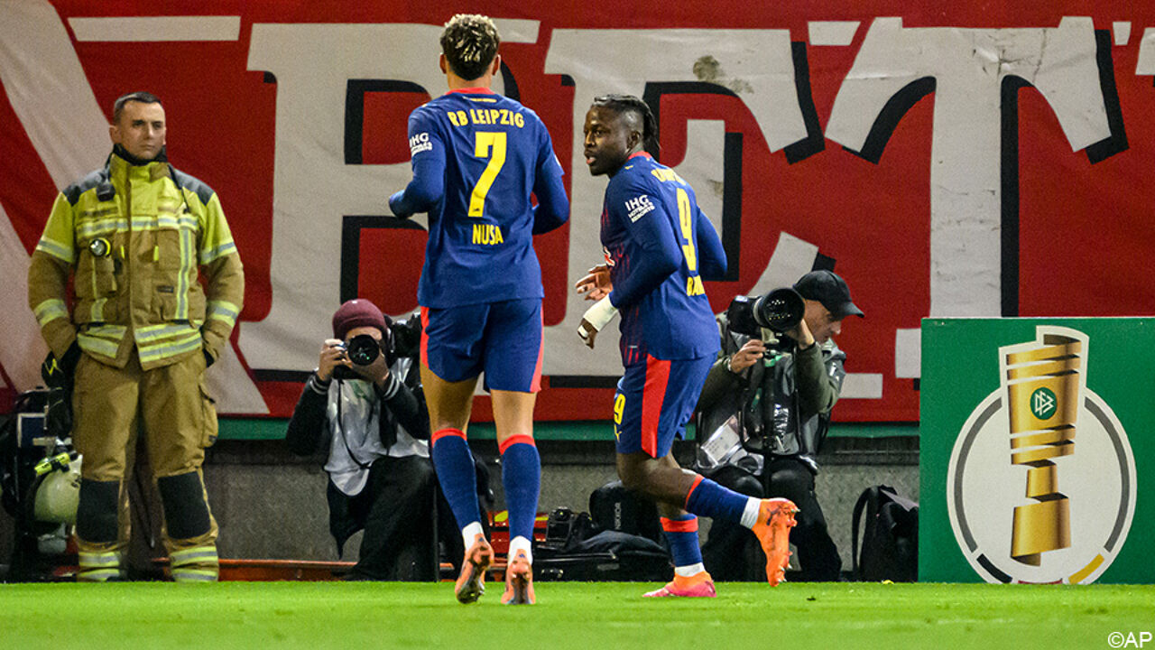 Vintage Johan Bakayoko: Rode Duivel krult Leipzig voorbij Cottbus in ...