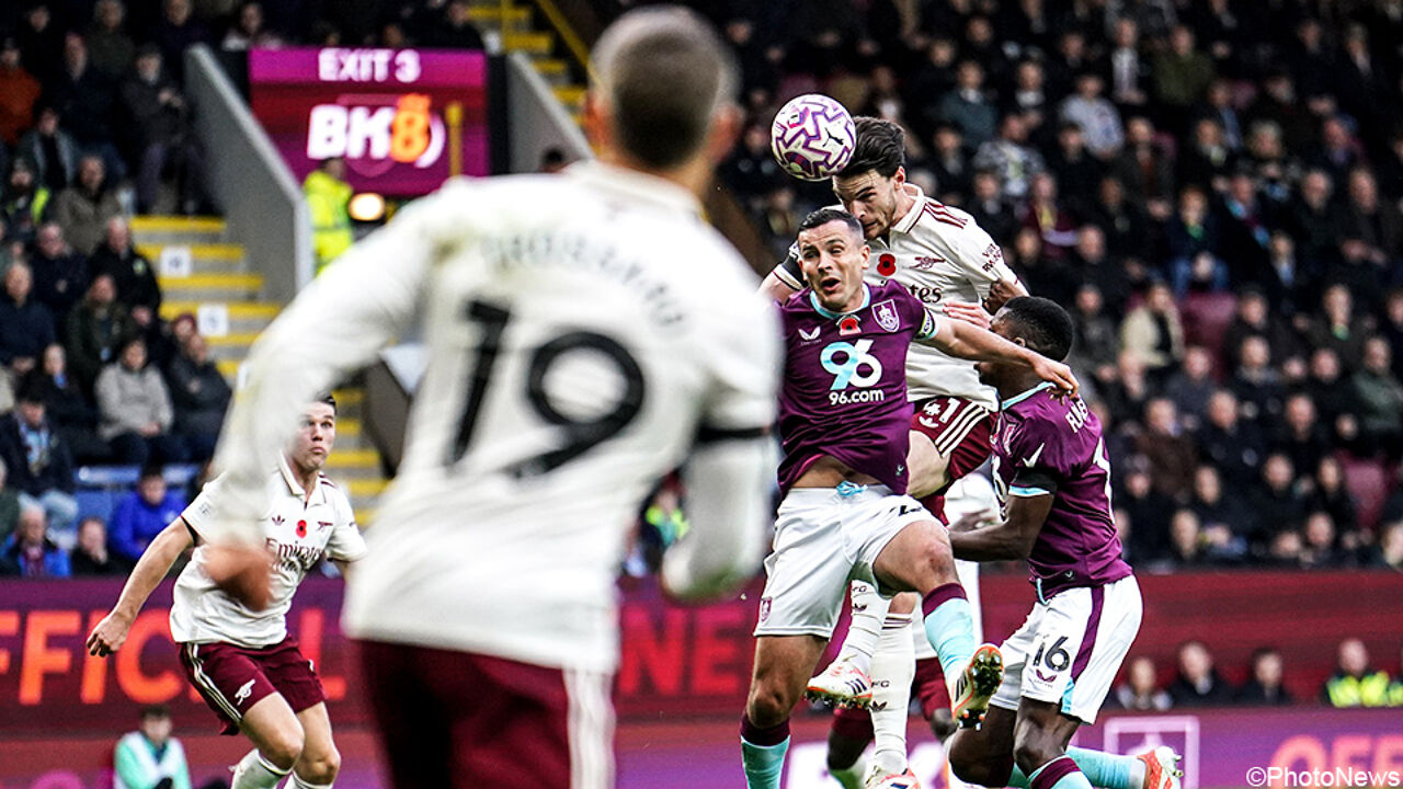 Leandro Trossard geeft jubileumwedstrijd bij Arsenal extra glans met ...