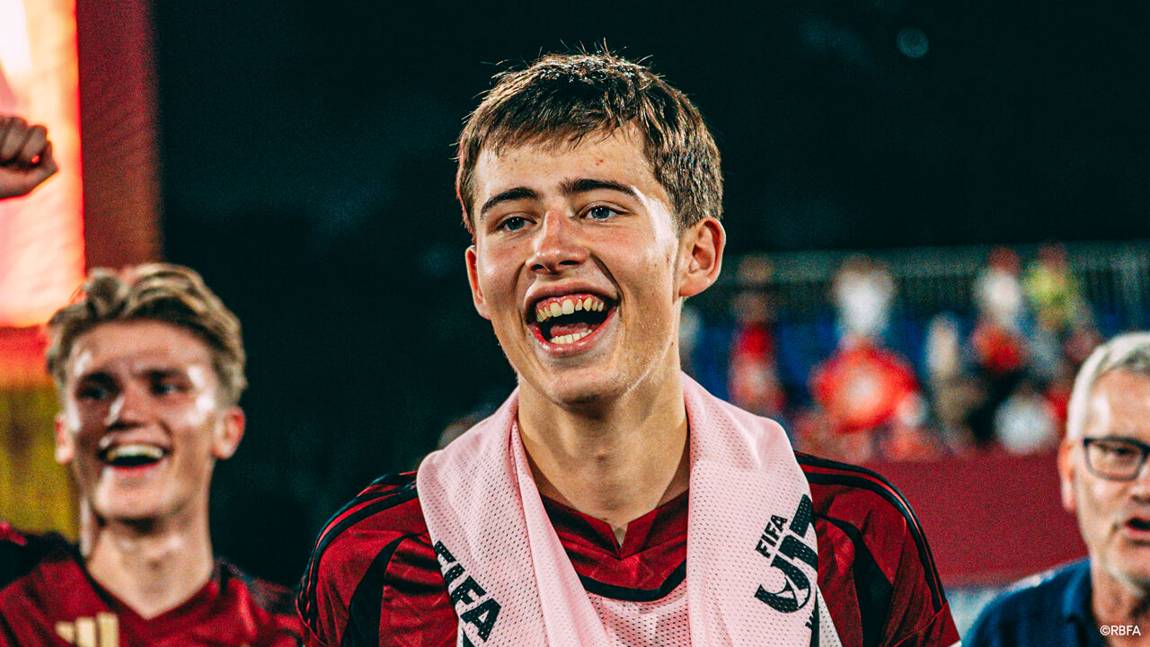 Een dag voor het WK lag hij nog in een ambulance: ondanks pijn is PSV ...