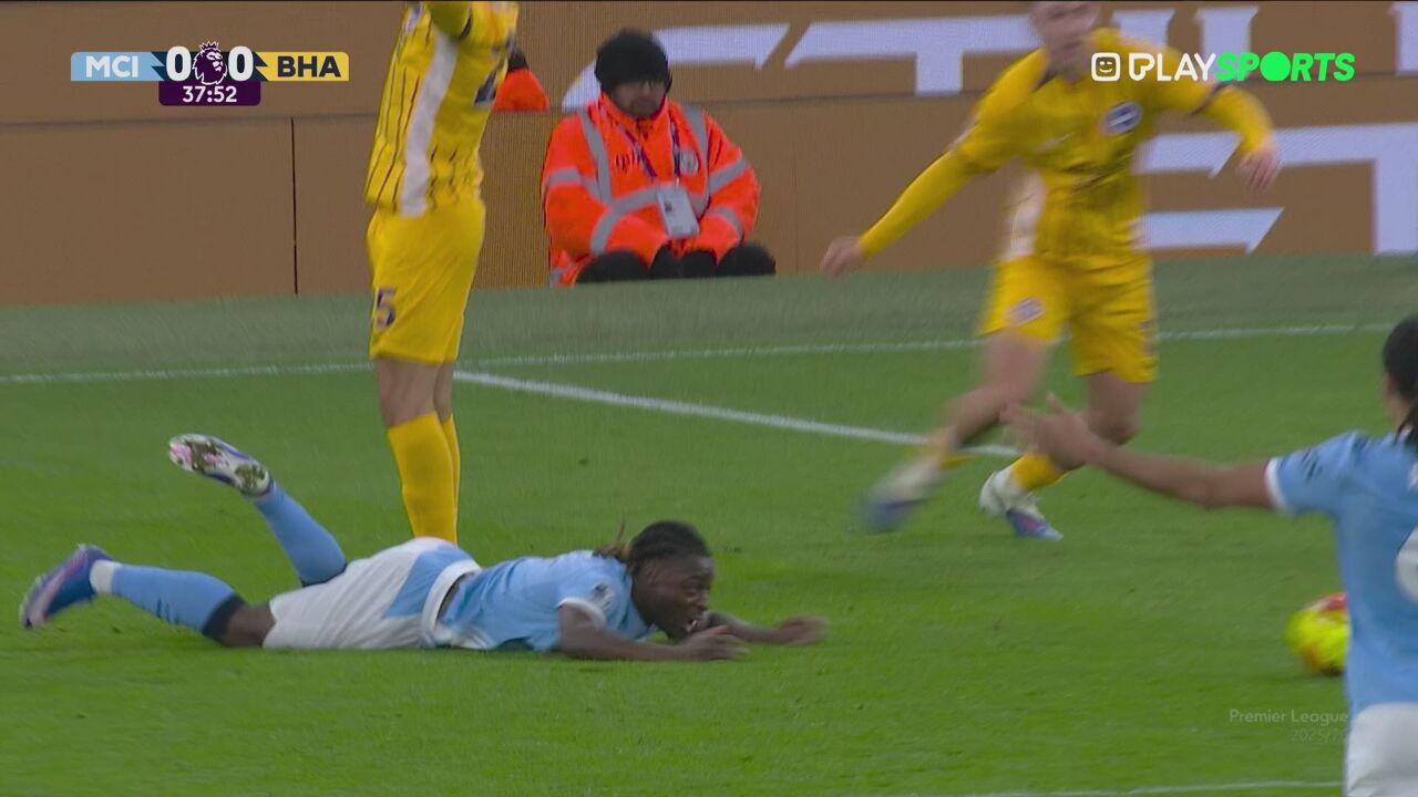 VIDEO - Doku versiert een penalty tegen Brighton, Haaland mist niet: 1 ...