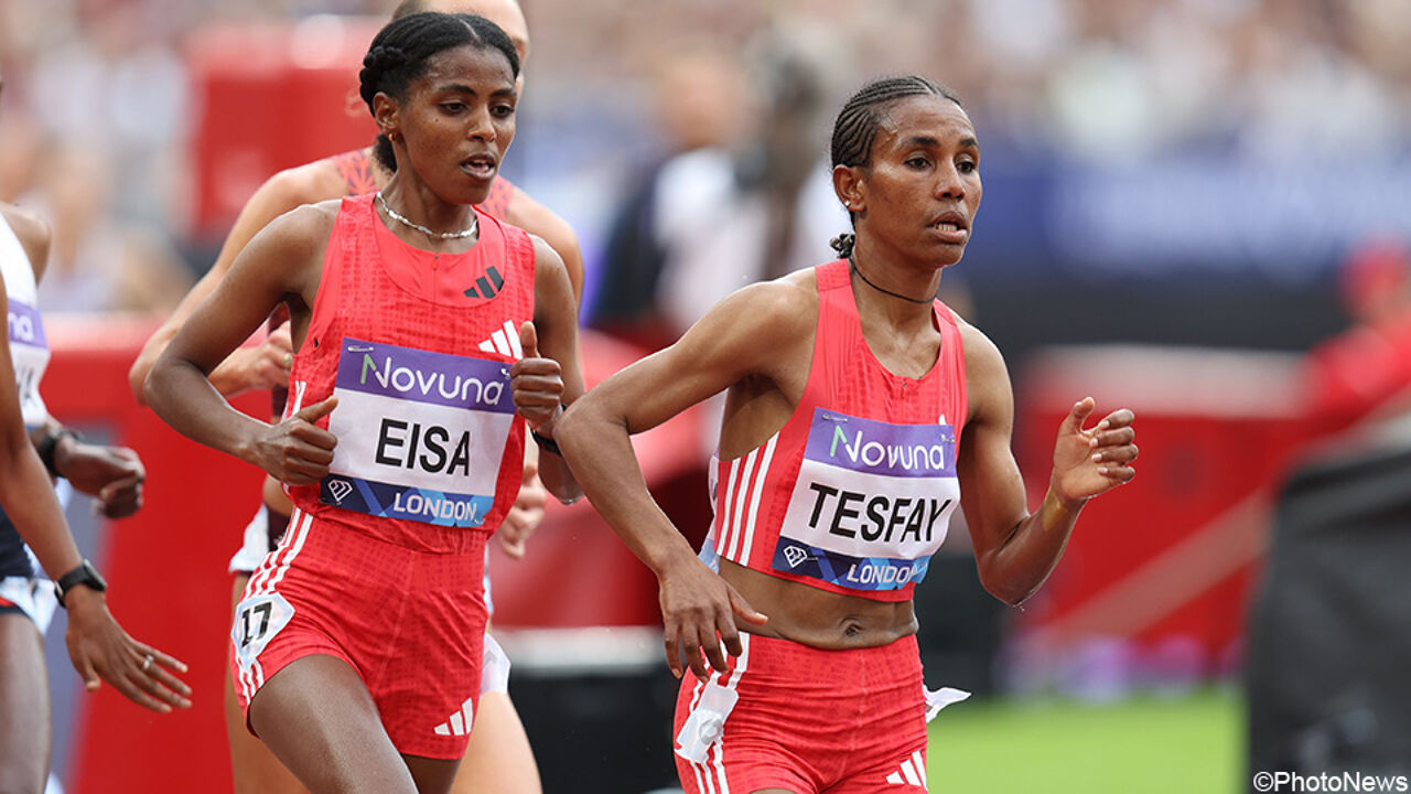 Ethiopische Fotyen Tesfay loopt bij marathondebuut in Barcelona naar ...