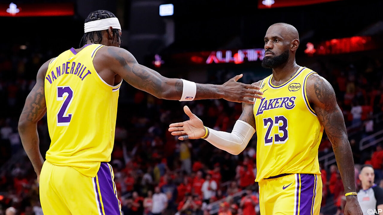 Dankzij ultieme driepunter van LeBron James: LA Lakers op één zege van ...